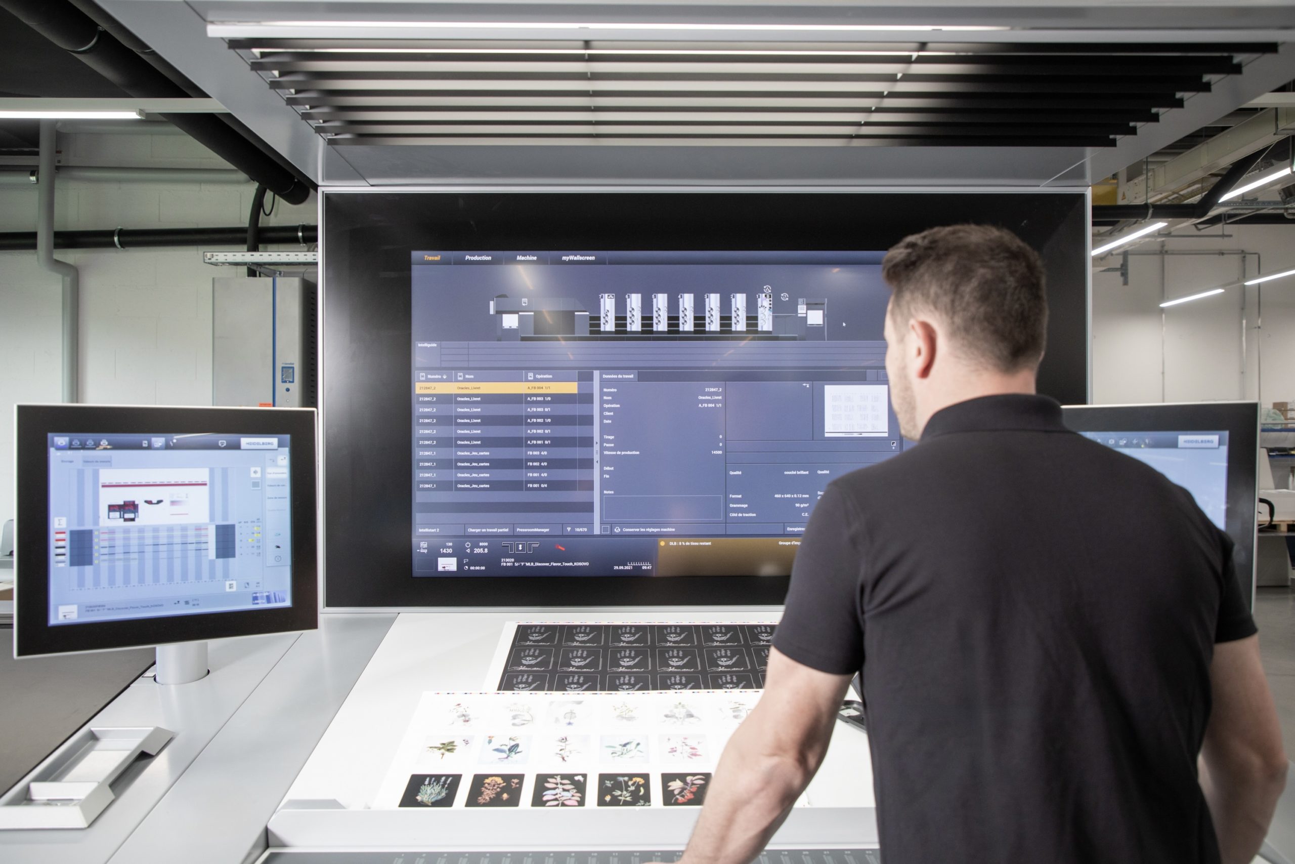 Service - Production Guide - Polythink - Custom packaging prototyping